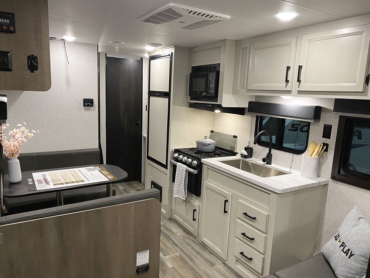 Wayfinder RV Go Play 26BH Review- Affordable Family Camping