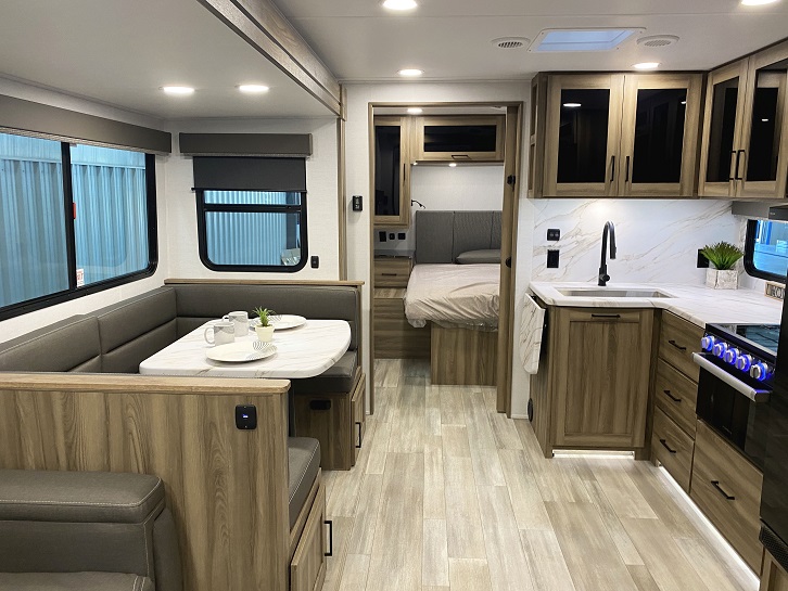 Alliance RV Family Travel Trailer: Delta 281BH Review