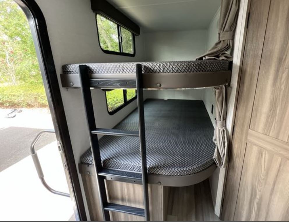 RVs That Sleep 9 and Up for Sale