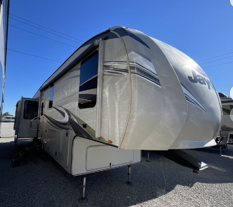 Jayco Eagle Review: Options for Every Family! - Blue Compass RV Blog