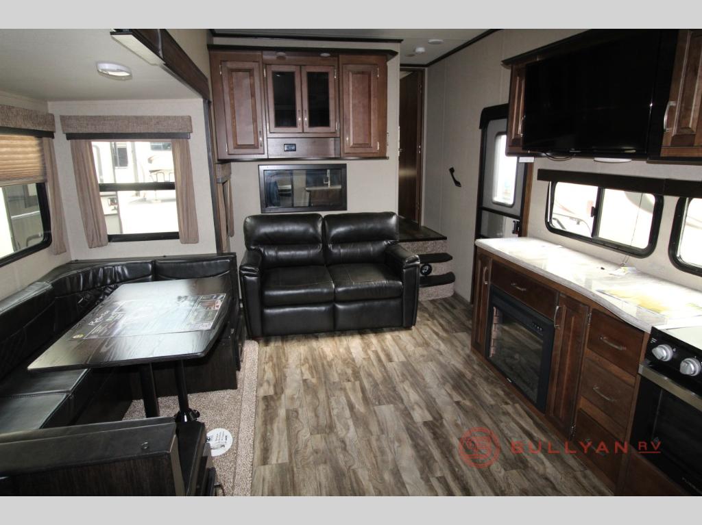 Grand Design Reflection Fifth Wheel RV Review: Room for the Whole ...