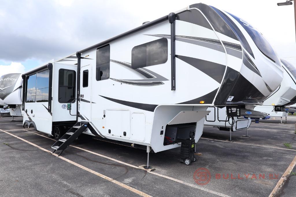 Solitude Fifth Wheel Review: 2 Floor Plans You Don't Want to Miss