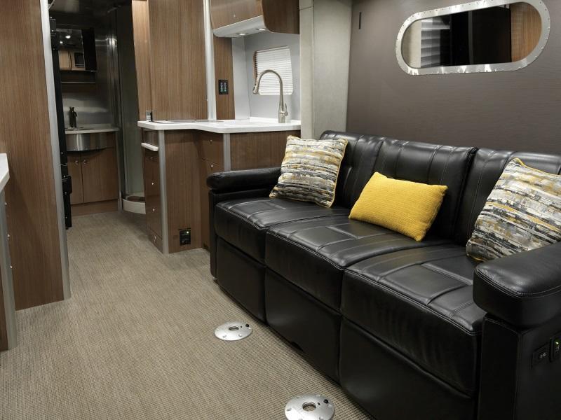 Benefits Of An Expandable Trailer - Camper Liquidators