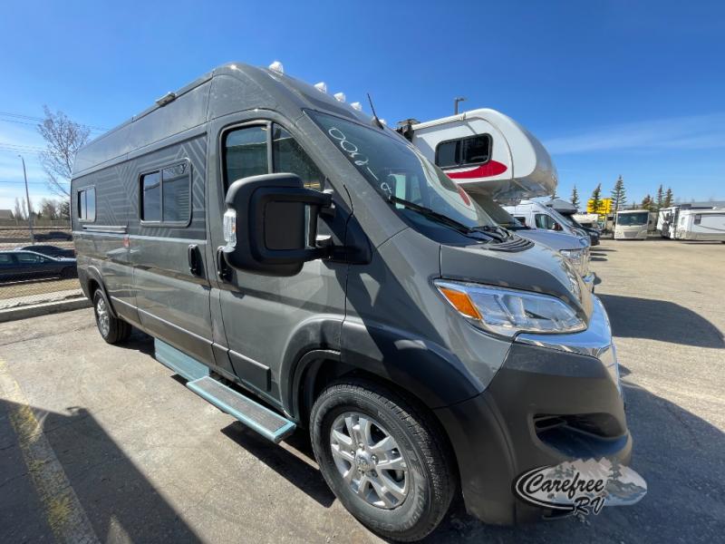 Best Motorhomes for Snowbirds: 2 Models You'll Love! - Carefree RV Blog