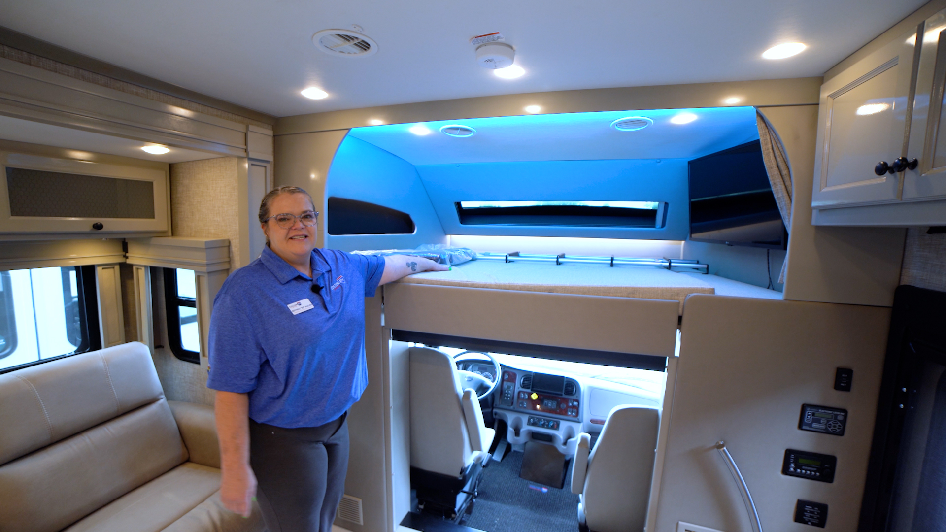 Top Features in the Tiffin Allegro Bay 38 AB Super C Diesel Motorhome ...