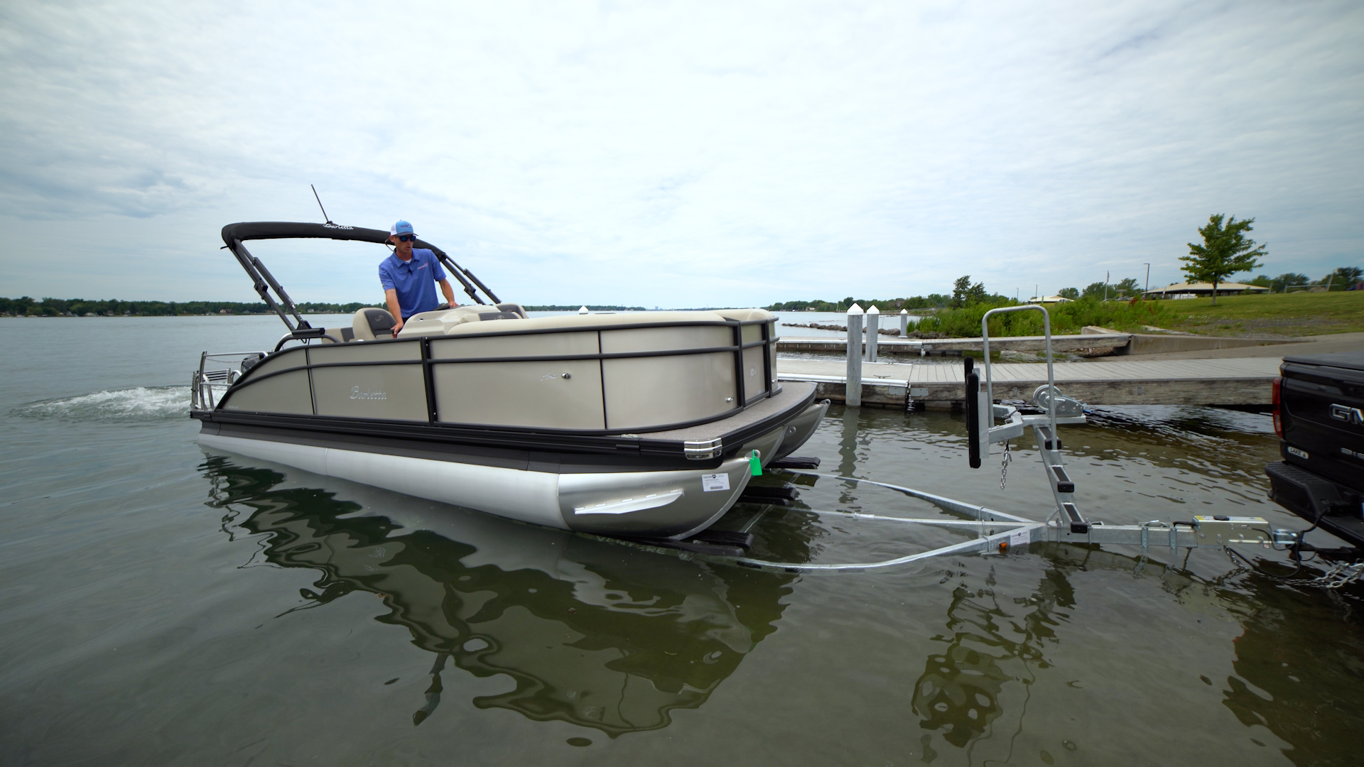 Step-By-Step Guide: How to Load Your Pontoon Boat on a Trailer ...