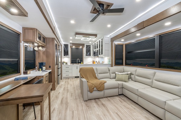 Fifth Wheel RVs for Full-Time Living
