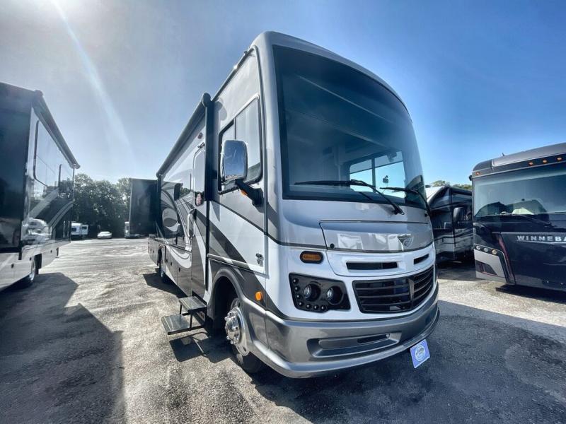 Fleetwood Bounder Class A Motor Home Review