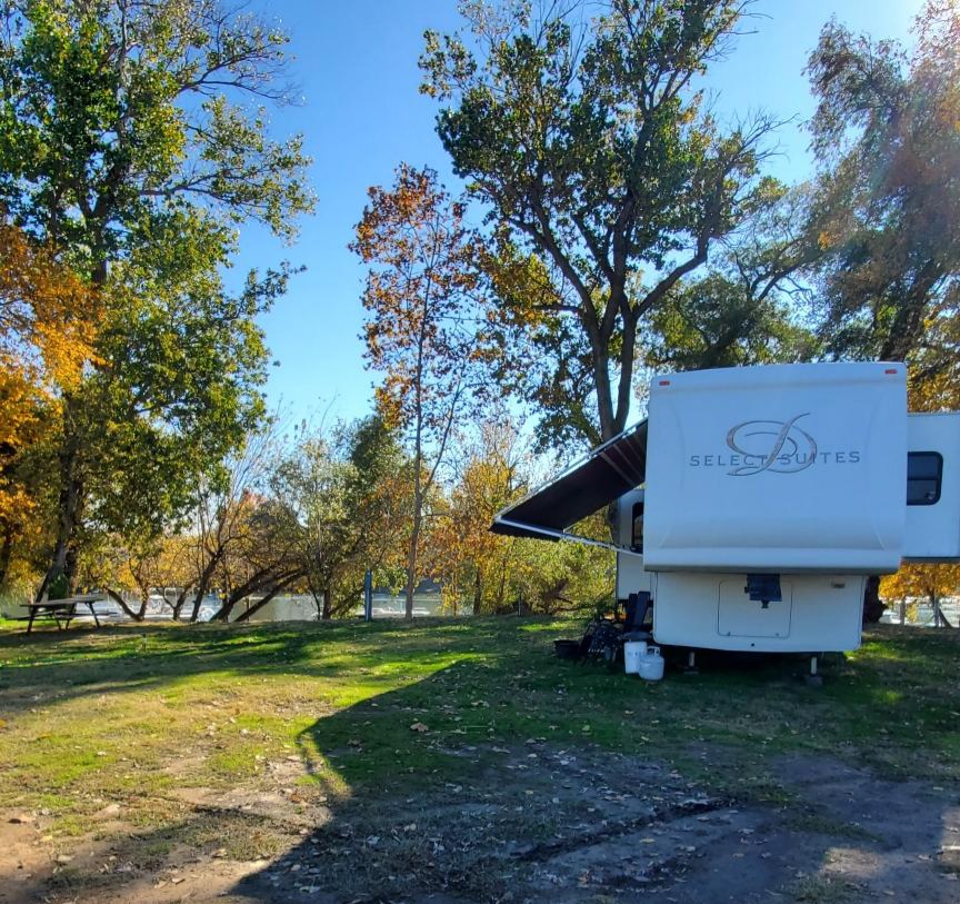 We Love The RV Lifestyle - Happy Daze RVs Blog