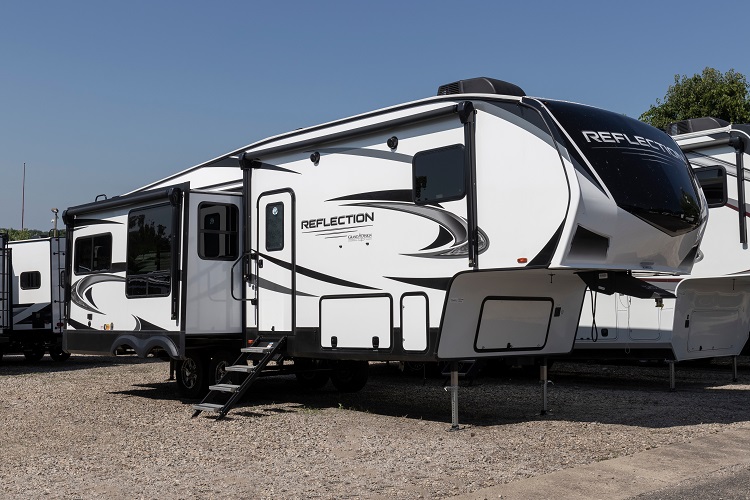 Buying Guide for Fifth Wheel RVs | Greencastle, PA