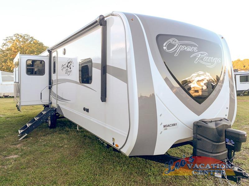RVs with Rear Living Rooms For Sale: 3 Deals Ongoing Now - Leos RV Blog