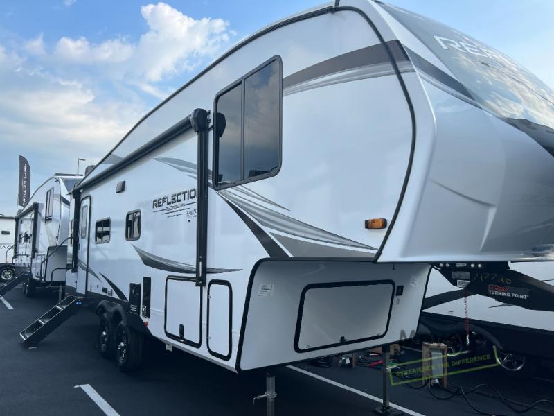 Reflection 150 Series Review: Travel in Luxury and Comfort - Meyer's RV ...