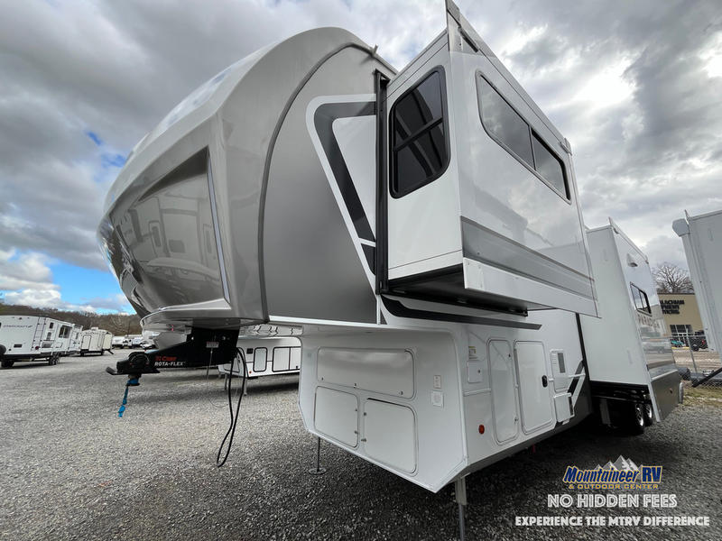 Essential Steps for Hitching a Fifth Wheel Correctly and Safely ...