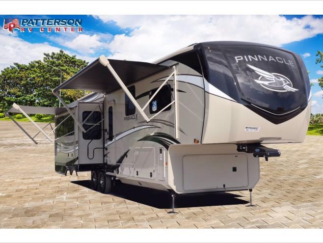 Pinnacle Fifth Wheel Review: The Highest Point of Comfort and ...