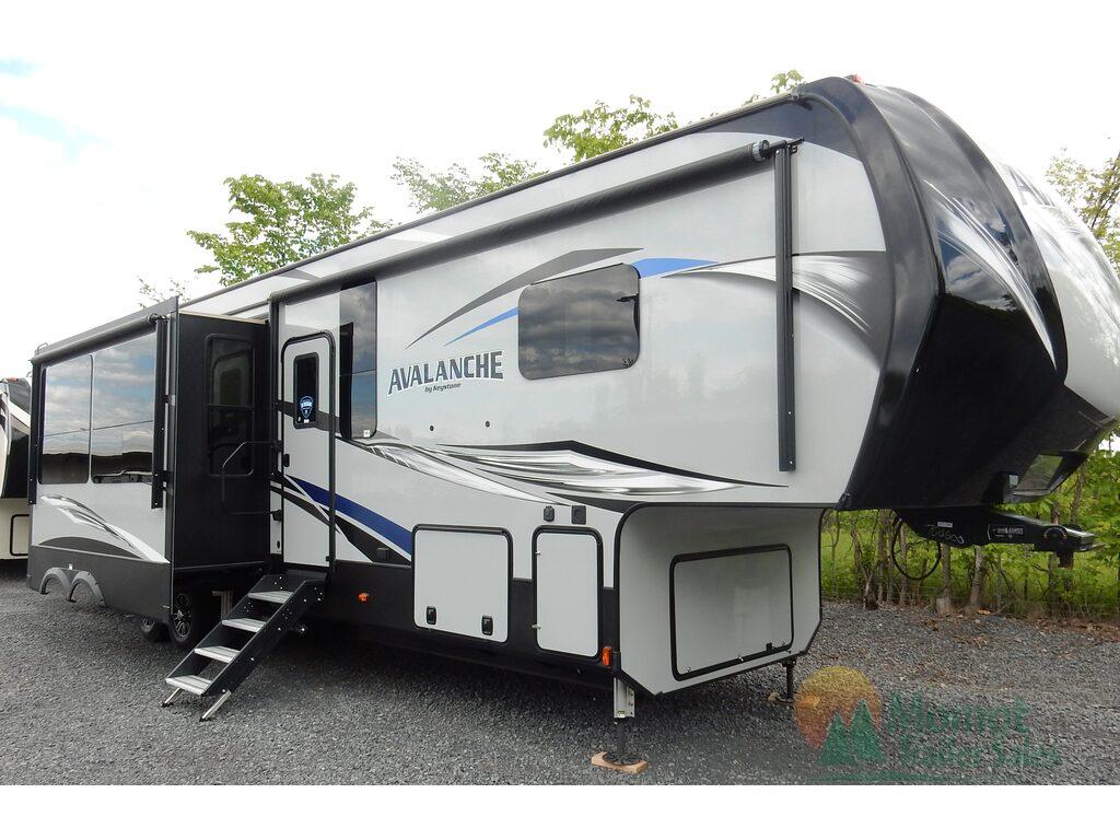 Keystone Avalanche Fifth Wheel Review: Slide into Massive Savings ...