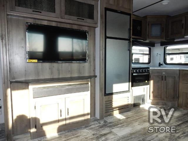 Feature Friday: 2020 Keystone Sprinter Campfire Ed. 27FWML