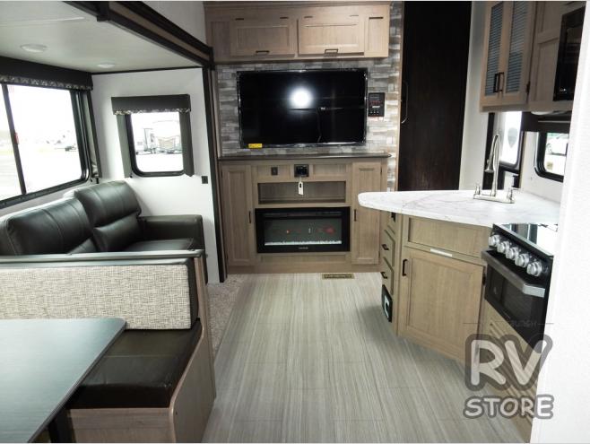 Feature Friday: Keystone RV Hideout