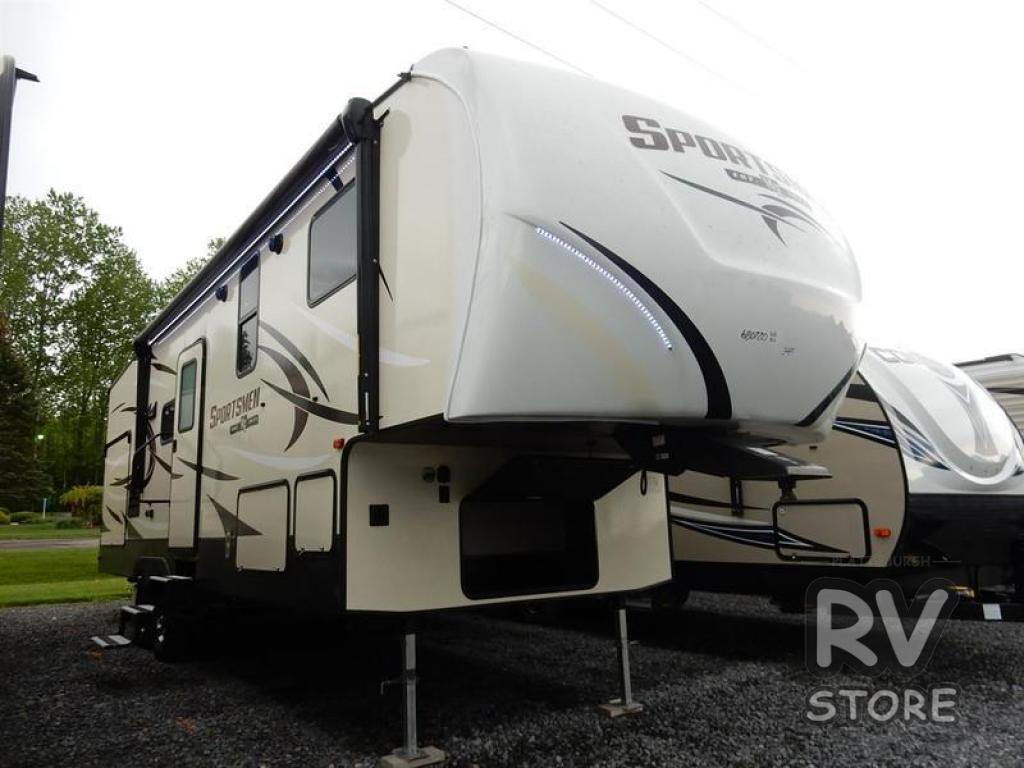 RVs That Sleep 4-6 Review: 3 Ways to Fit Your Whole Crew - Plattsburgh ...