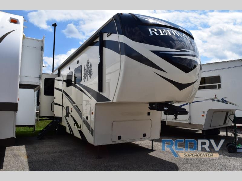 Used RVs For Sale: 3 Deals to Enjoy for the New Year - RCD RV Blog