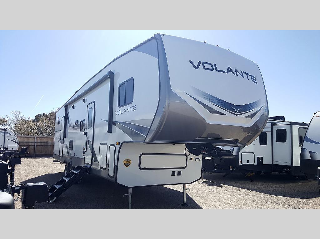 CrossRoads Volante Review: 2 Fifth Wheels Your Family Will Love - Rocky ...