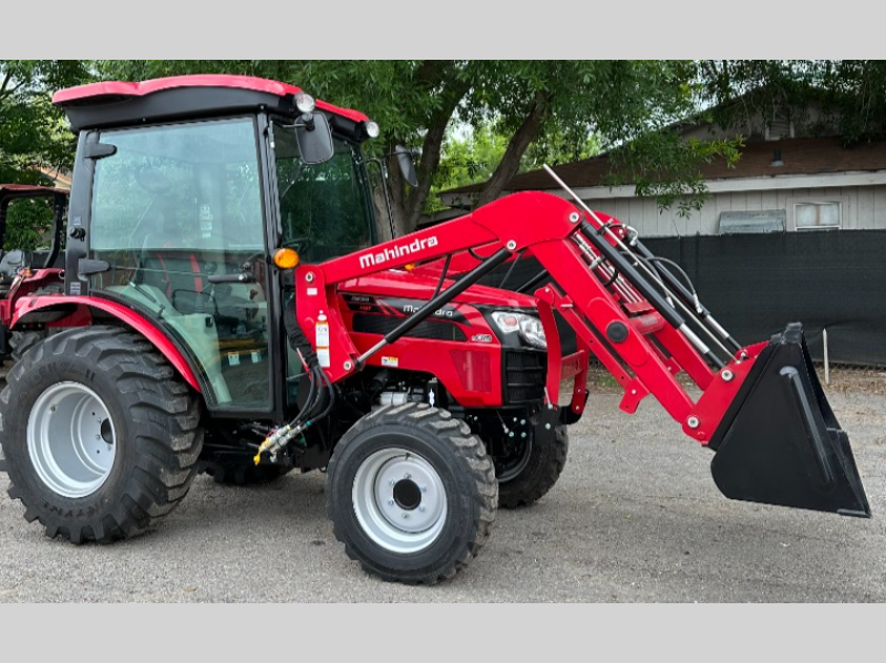 Discover the Premium Performance of Mahindra Tractors!