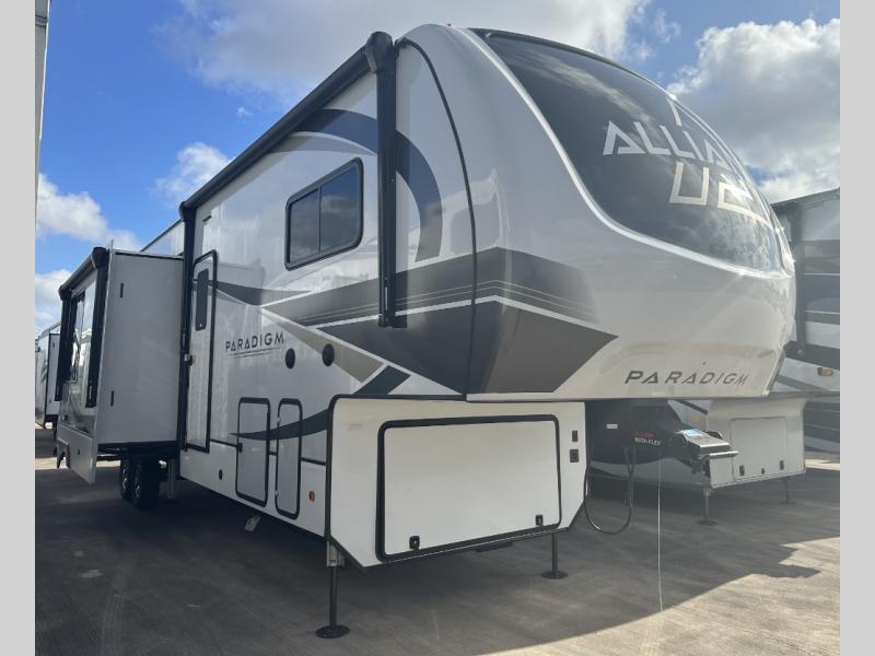 2 RVs with Two Full Baths - You're Gonna Love Them! - Ron Hoover RV Blog