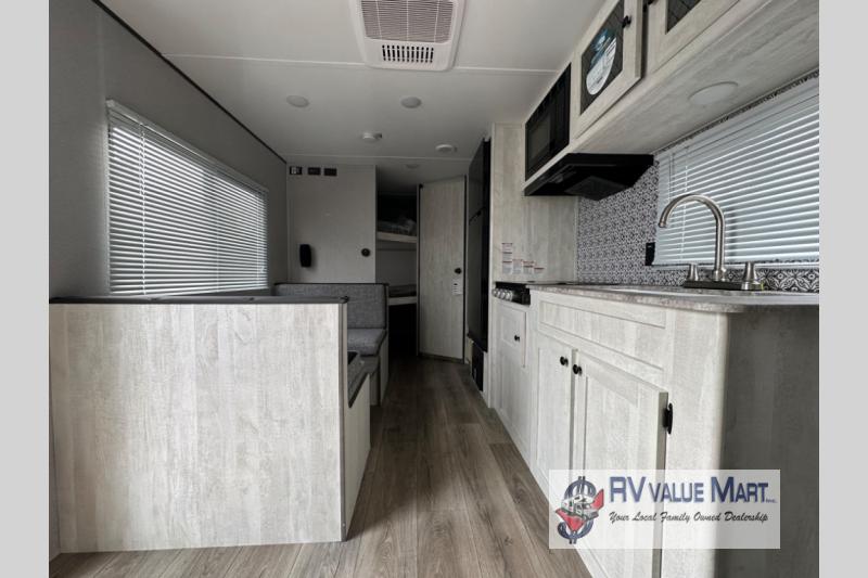 The Features and Benefits of Shasta RVs i-5 Edition Travel Trailer