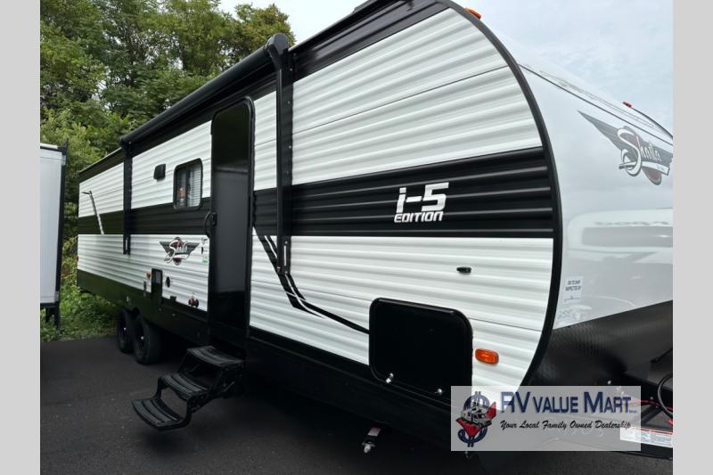 The Features and Benefits of Shasta RVs i-5 Edition Travel Trailer