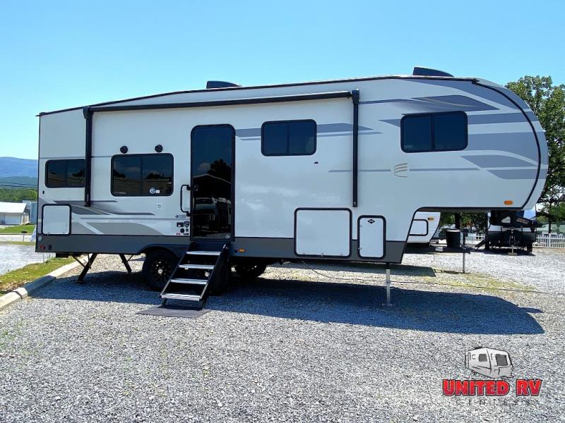 Cruiser Essence Fifth Wheel Review