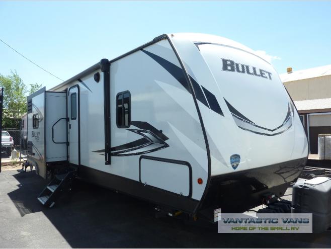 2 RVs with a Bath and a Half: You'll Love This Feature! - Vantastic ...