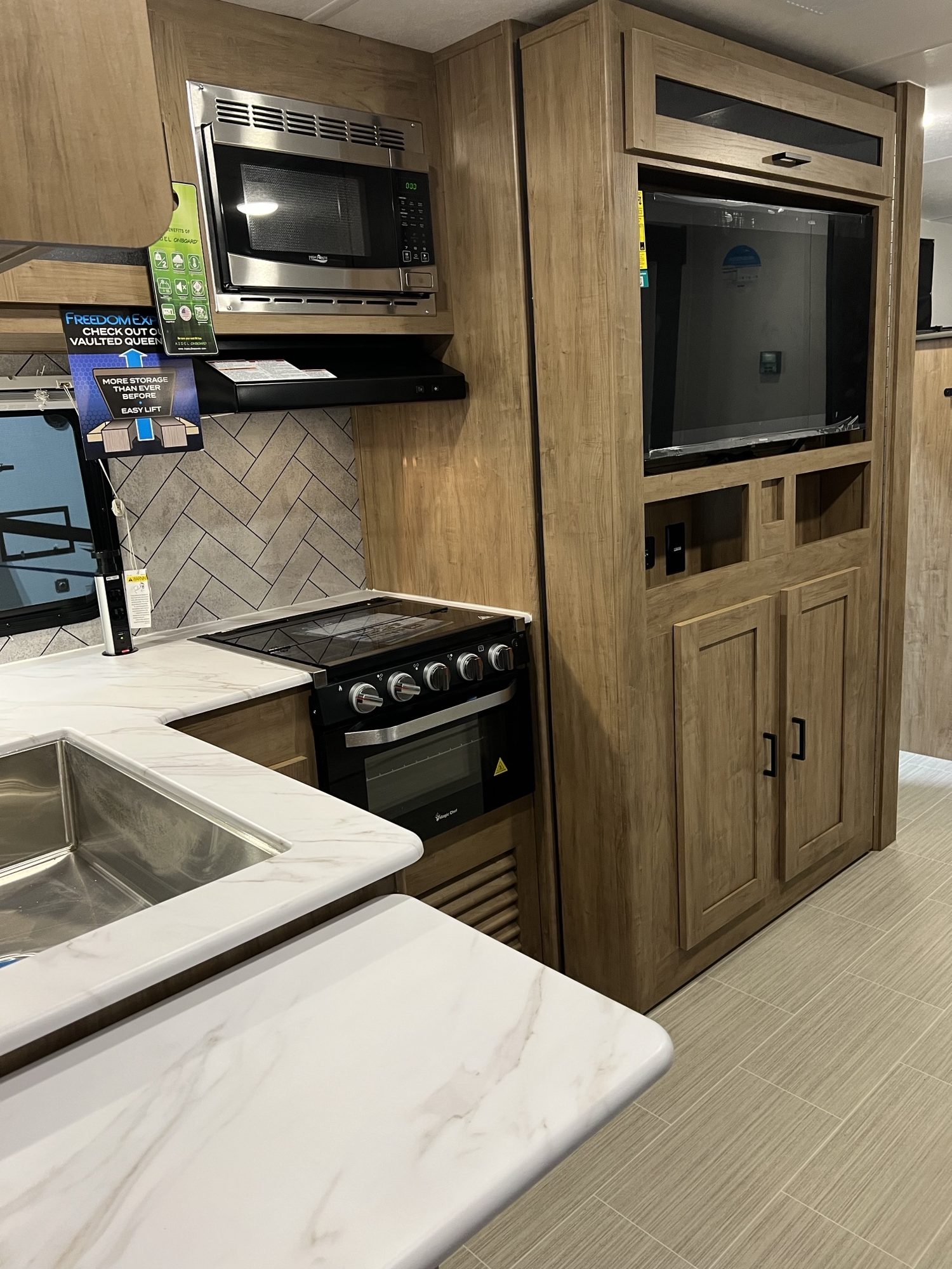 Best Travel Trailer Brands: Freedom Express by Coachmen RV