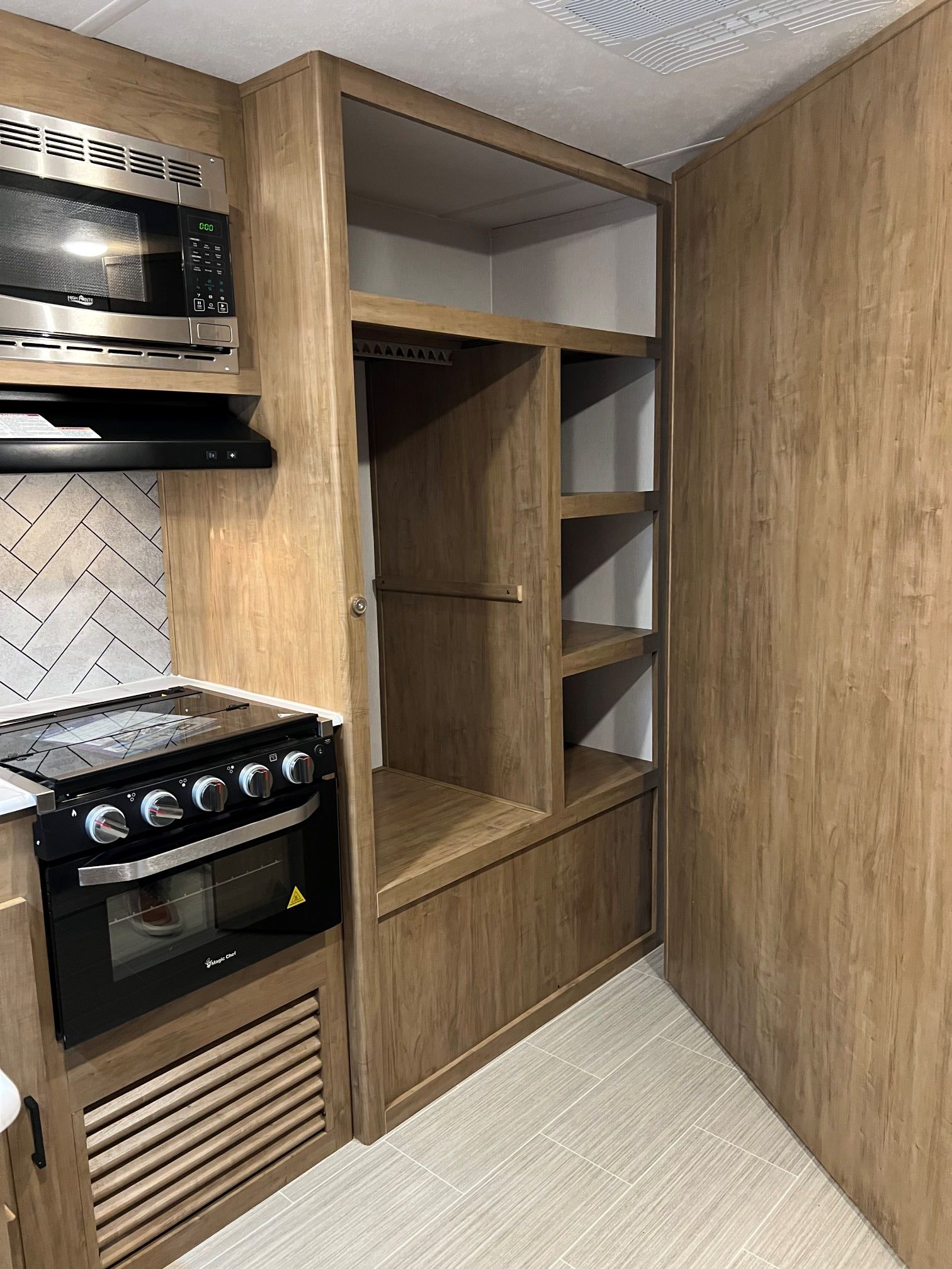 Best Travel Trailer Brands: Freedom Express by Coachmen RV